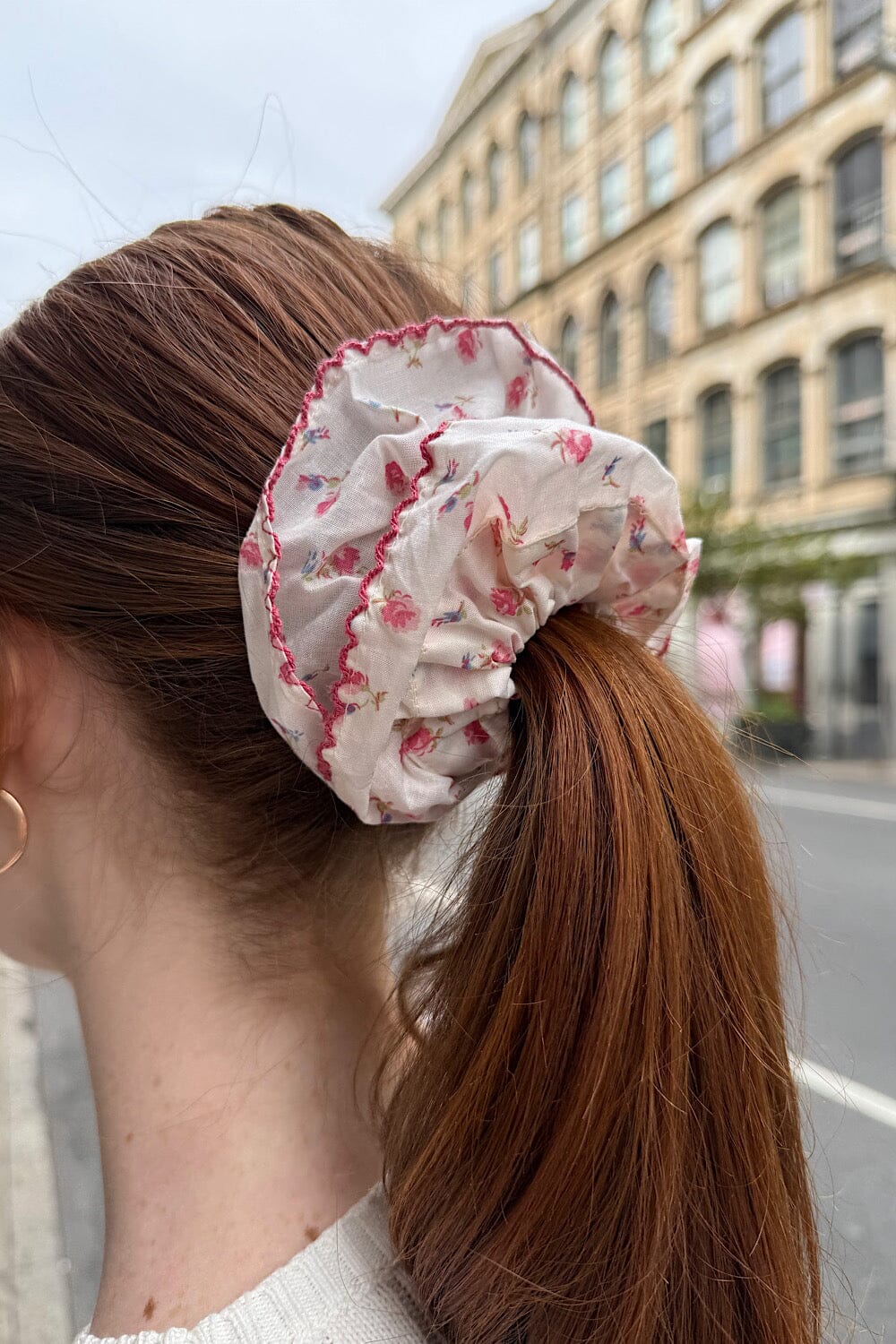Brandy Melville Usa-Floral Frill Scrunchie